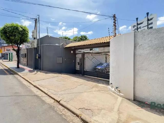 Casa / Sobrado para Venda em Cuiabá/MT Araés 3 Quartos