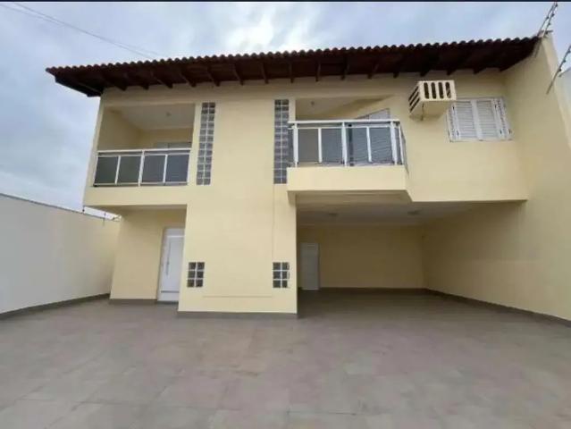 Casa / Sobrado para Venda em Cuiabá/MT Areão 4 Quartos