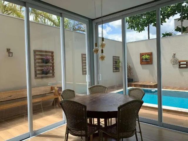 Casa / Sobrado para Venda em Cuiabá/MT Condomínio Residencial Florais dos Lagos 3 Quartos