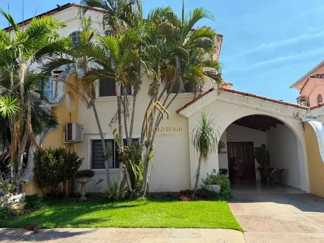 Casa / Sobrado para Venda em Cuiabá/MT Coophema 3 Quartos