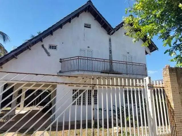 Casa / Sobrado para Venda em Cuiabá/MT Jardim Califórnia 4 Quartos