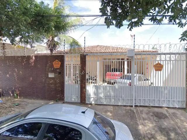 Casa / Sobrado para Venda em Cuiabá/MT Jardim Cuiabá