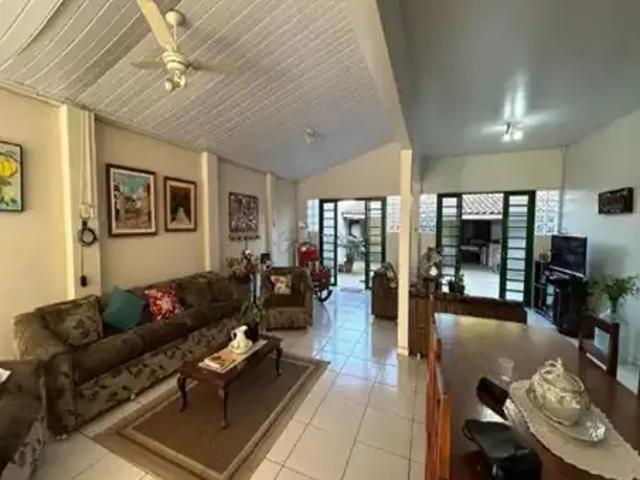 Casa / Sobrado para Venda em Cuiabá/MT Jardim Cuiabá 4 Quartos