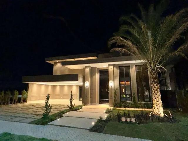 Casa / Sobrado para Venda em Cuiabá/MT Jardim Itália 4 Quartos