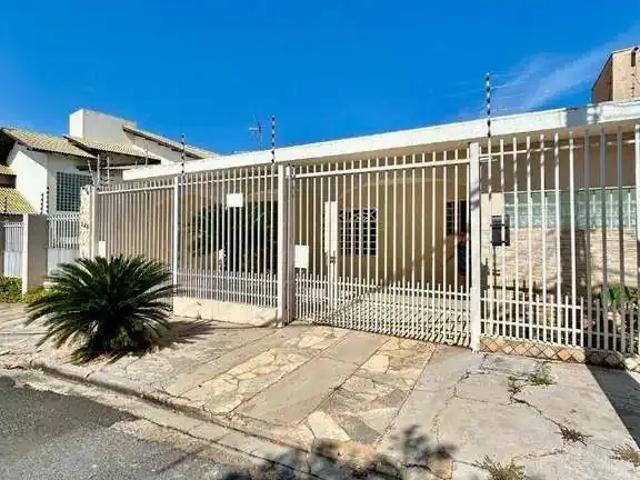 Casa / Sobrado para Venda em Cuiabá/MT Jardim Shangri La 3 Quartos