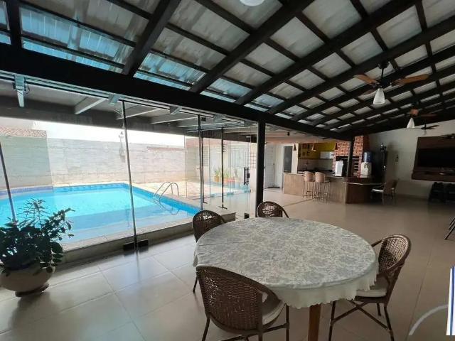Casa / Sobrado para Venda em Cuiabá/MT Jardim Universitário 4 Quartos