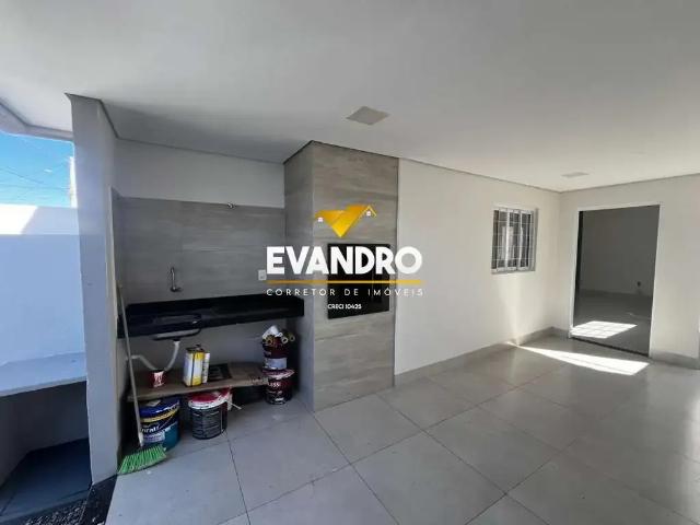 Casa / Sobrado para Venda em Cuiabá/MT Jardim Universitário 3 Quartos