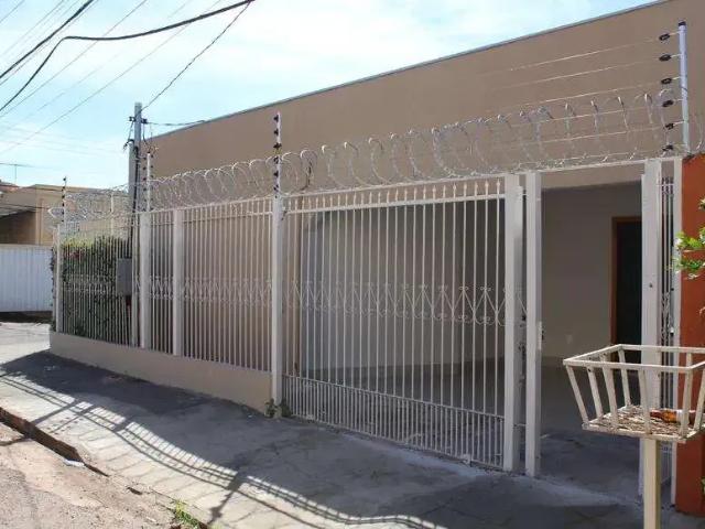 Casa / Sobrado para Venda em Cuiabá/MT Morada do Ouro 3 Quartos