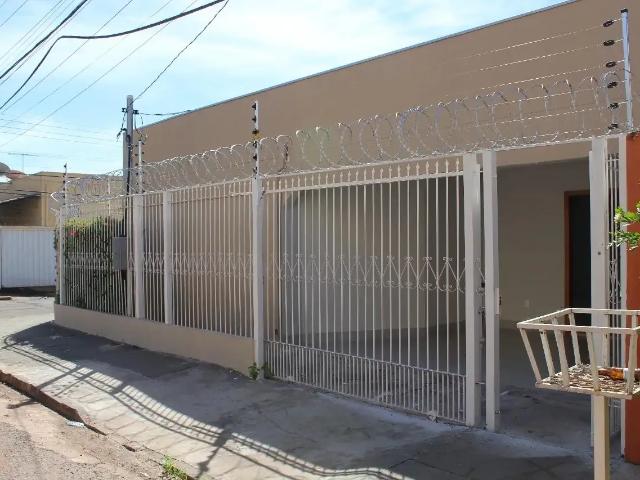 Casa / Sobrado para Venda em Cuiabá/MT Morada do Ouro II 3 Quartos