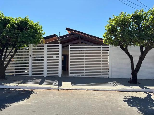Casa / Sobrado para Venda em Cuiabá/MT Morada da Serra 4 Quartos