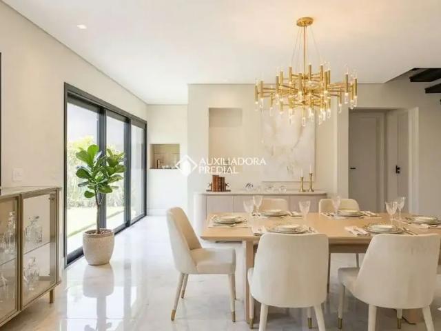 Casa / Sobrado para Venda em Curitiba/PR Mercês 4 Quartos