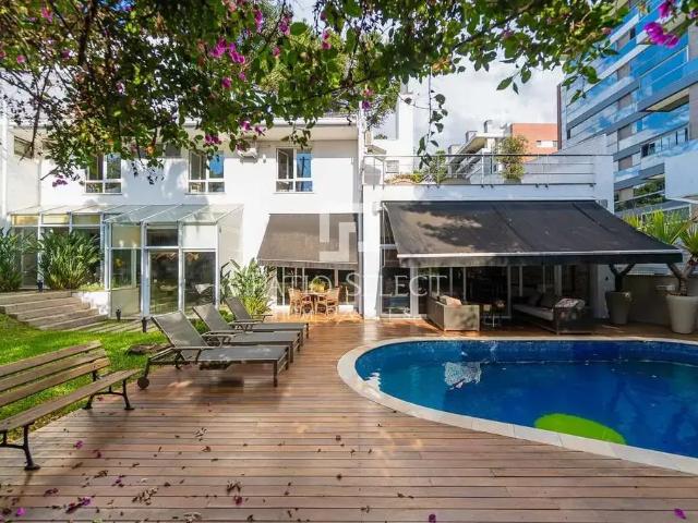 Casa / Sobrado para Venda em Curitiba/PR Mossunguê 6 Quartos