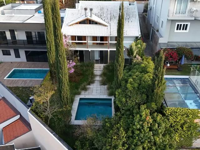 Casa / Sobrado para Venda em Curitiba/PR Mossunguê 3 Quartos