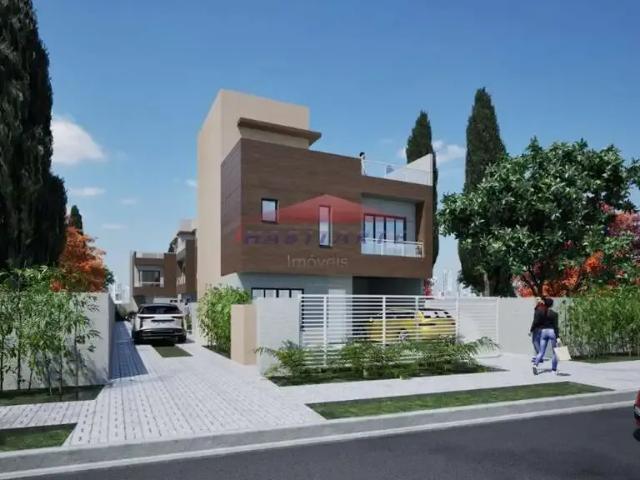 Casa / Sobrado para Venda em Curitiba/PR Novo Mundo 3 Quartos