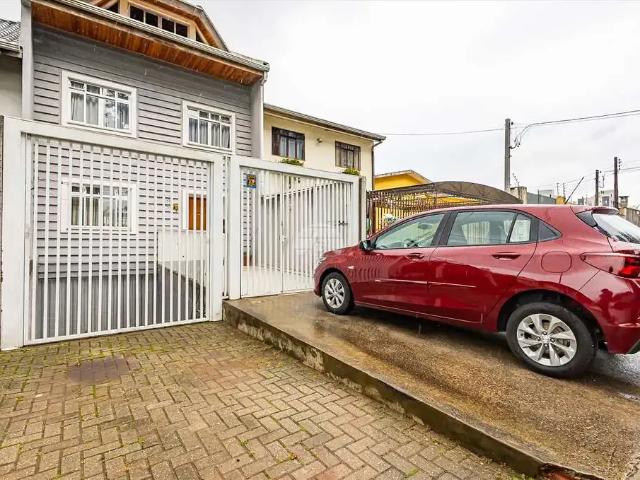 Casa / Sobrado para Venda em Curitiba/PR Novo Mundo 3 Quartos