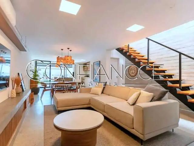 Casa / Sobrado para Venda em Curitiba/PR Água Verde 3 Quartos