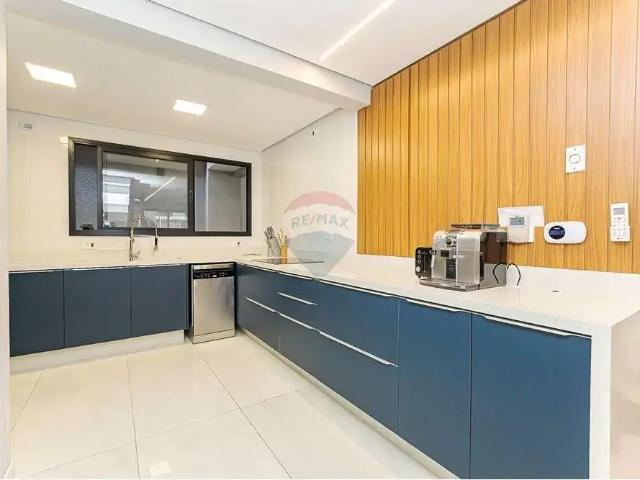 Casa / Sobrado para Venda em Curitiba/PR Água Verde 4 Quartos