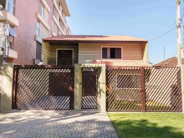 Casa / Sobrado para Venda em Curitiba/PR Água Verde 5 Quartos
