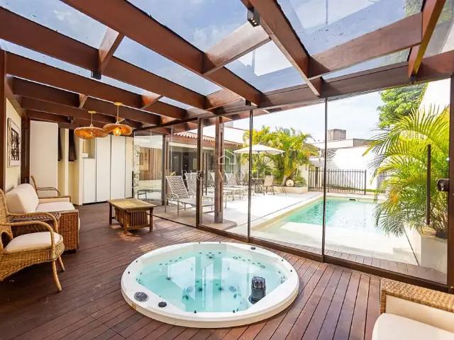 Casa / Sobrado para Venda em Curitiba/PR Ahú 4 Quartos