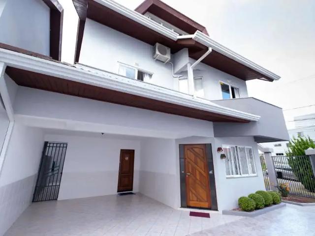 Casa / Sobrado para Venda em Curitiba/PR Bacacheri 5 Quartos