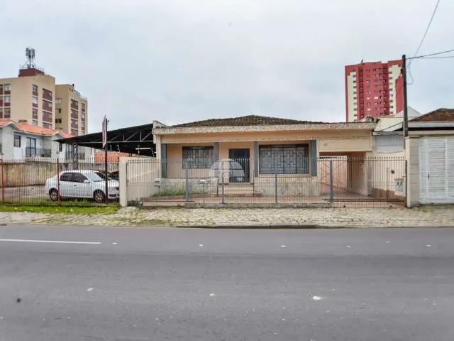 Casa / Sobrado para Venda em Curitiba/PR Bacacheri 6 Quartos