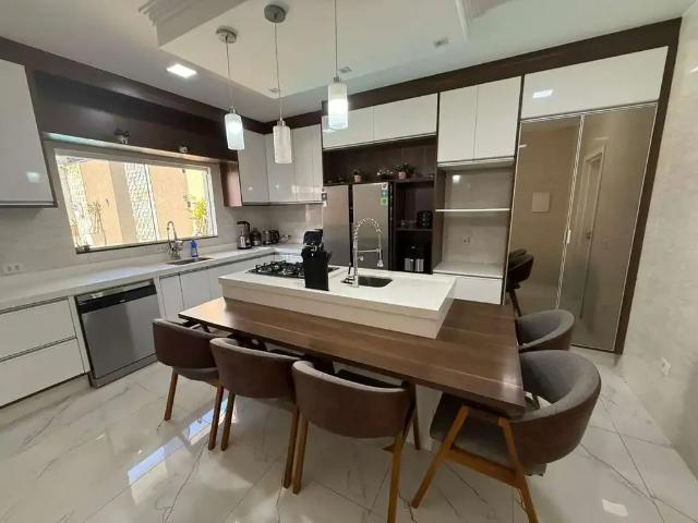 Casa / Sobrado para Venda em Curitiba/PR Boqueirão 4 Quartos