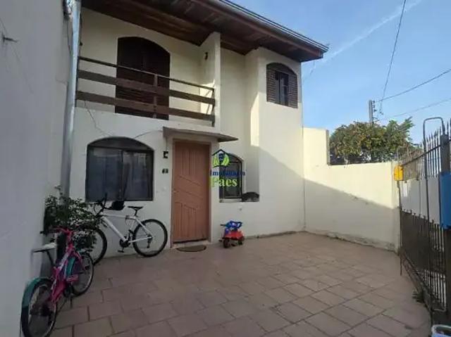 Casa / Sobrado para Venda em Curitiba/PR Cajuru 3 Quartos