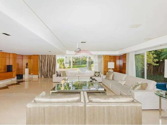 Casa / Sobrado para Venda em Curitiba/PR Campo Comprido 4 Quartos