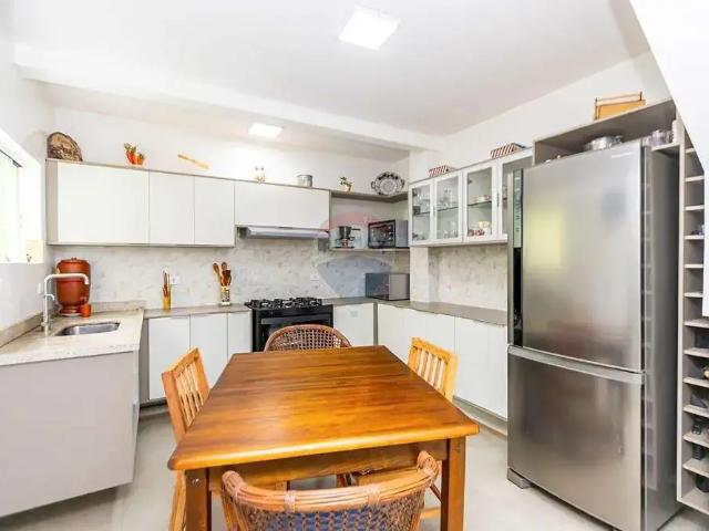 Casa / Sobrado para Venda em Curitiba/PR Fanny 3 Quartos