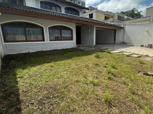 Casa / Sobrado para Venda em Curitiba/PR Guabirotuba 3 Quartos