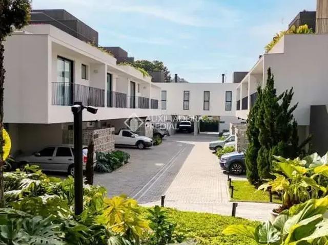 Casa / Sobrado para Venda em Curitiba/PR Guabirotuba 3 Quartos