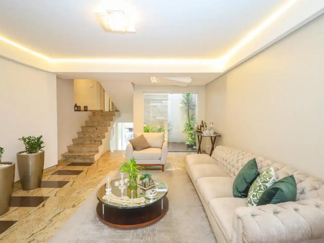 Casa / Sobrado para Venda em Curitiba/PR Guabirotuba 3 Quartos