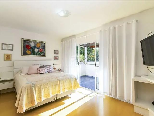 Casa / Sobrado para Venda em Curitiba/PR Guaíra 3 Quartos