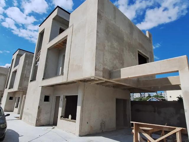 Casa / Sobrado para Venda em Curitiba/PR Hauer 3 Quartos