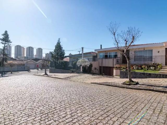 Casa / Sobrado para Venda em Curitiba/PR Jardim Botânico 4 Quartos