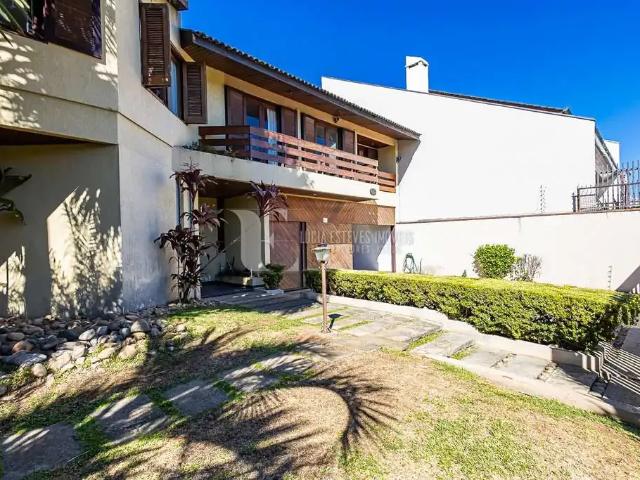 Casa / Sobrado para Venda em Curitiba/PR Parolin 5 Quartos