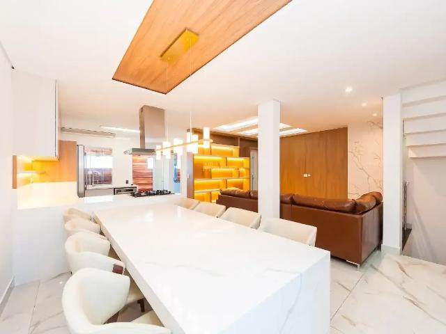 Casa / Sobrado para Venda em Curitiba/PR Pinheirinho 3 Quartos