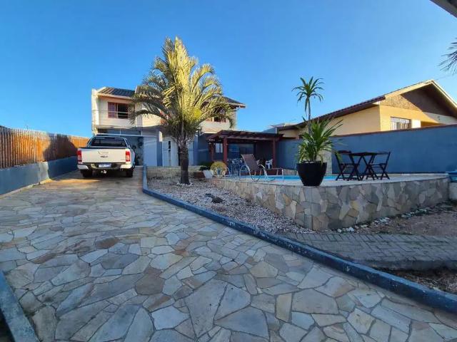 Casa / Sobrado para Venda em Curitiba/PR Pinheirinho 3 Quartos