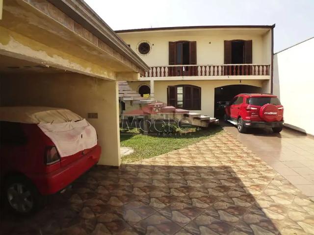Casa / Sobrado para Venda em Curitiba/PR Pinheirinho 5 Quartos
