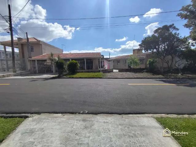Casa / Sobrado para Venda em Curitiba/PR Pinheirinho 5 Quartos