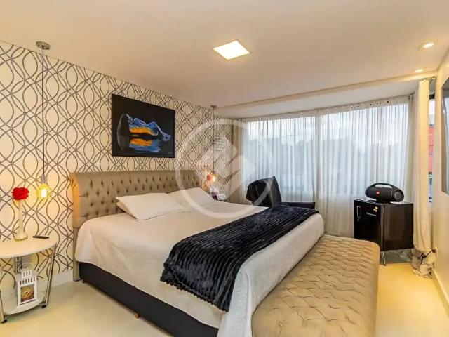 Casa / Sobrado para Venda em Curitiba/PR Portão 4 Quartos