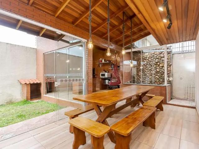 Casa / Sobrado para Venda em Curitiba/PR Portão 6 Quartos
