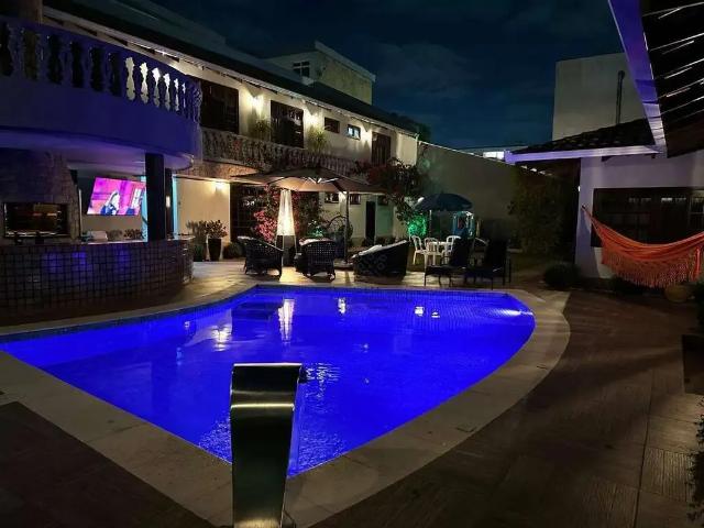 Casa / Sobrado para Venda em Curitiba/PR Portão 6 Quartos