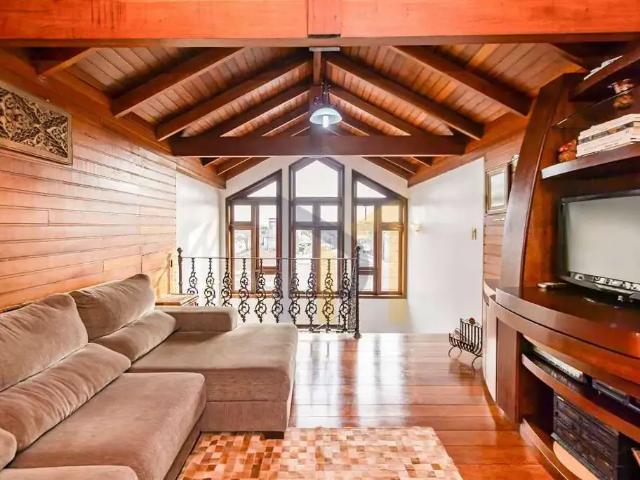 Casa / Sobrado para Venda em Curitiba/PR Portão 3 Quartos