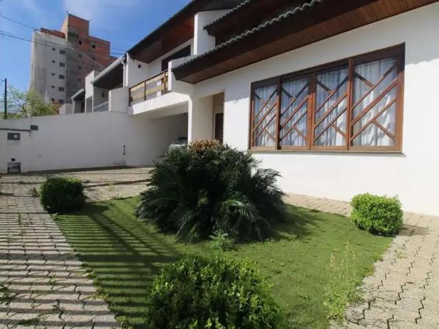 Casa / Sobrado para Venda em Curitiba/PR Portão 3 Quartos