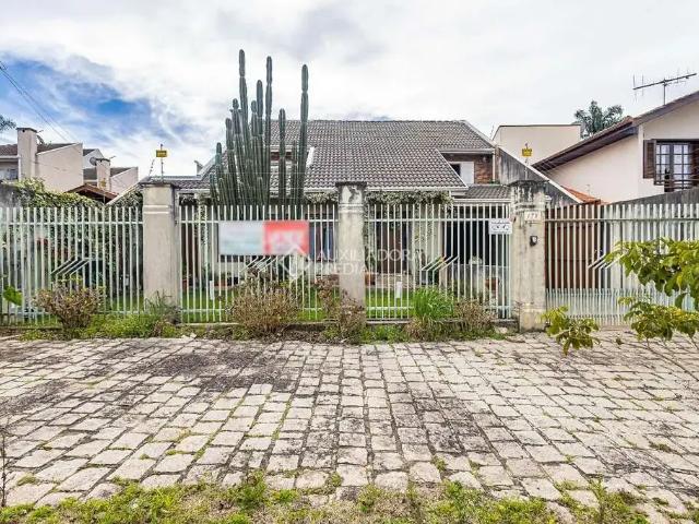 Casa / Sobrado para Venda em Curitiba/PR Santa Felicidade 4 Quartos