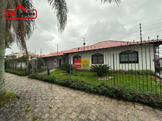 Casa / Sobrado para Venda em Curitiba/PR Seminário 4 Quartos