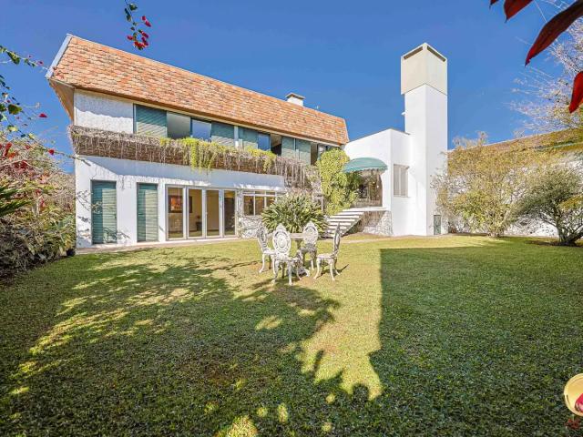 Casa / Sobrado para Venda em Curitiba/PR Seminário 4 Quartos