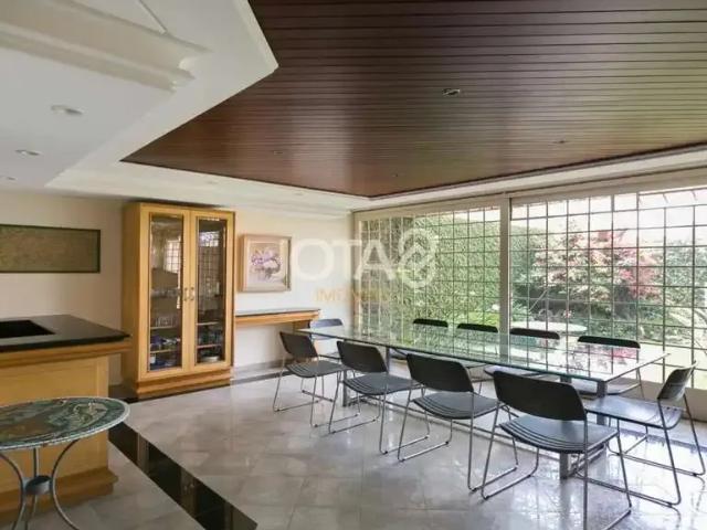 Casa / Sobrado para Venda em Curitiba/PR Seminário 5 Quartos