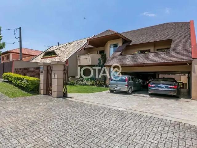 Casa / Sobrado para Venda em Curitiba/PR Seminário 5 Quartos